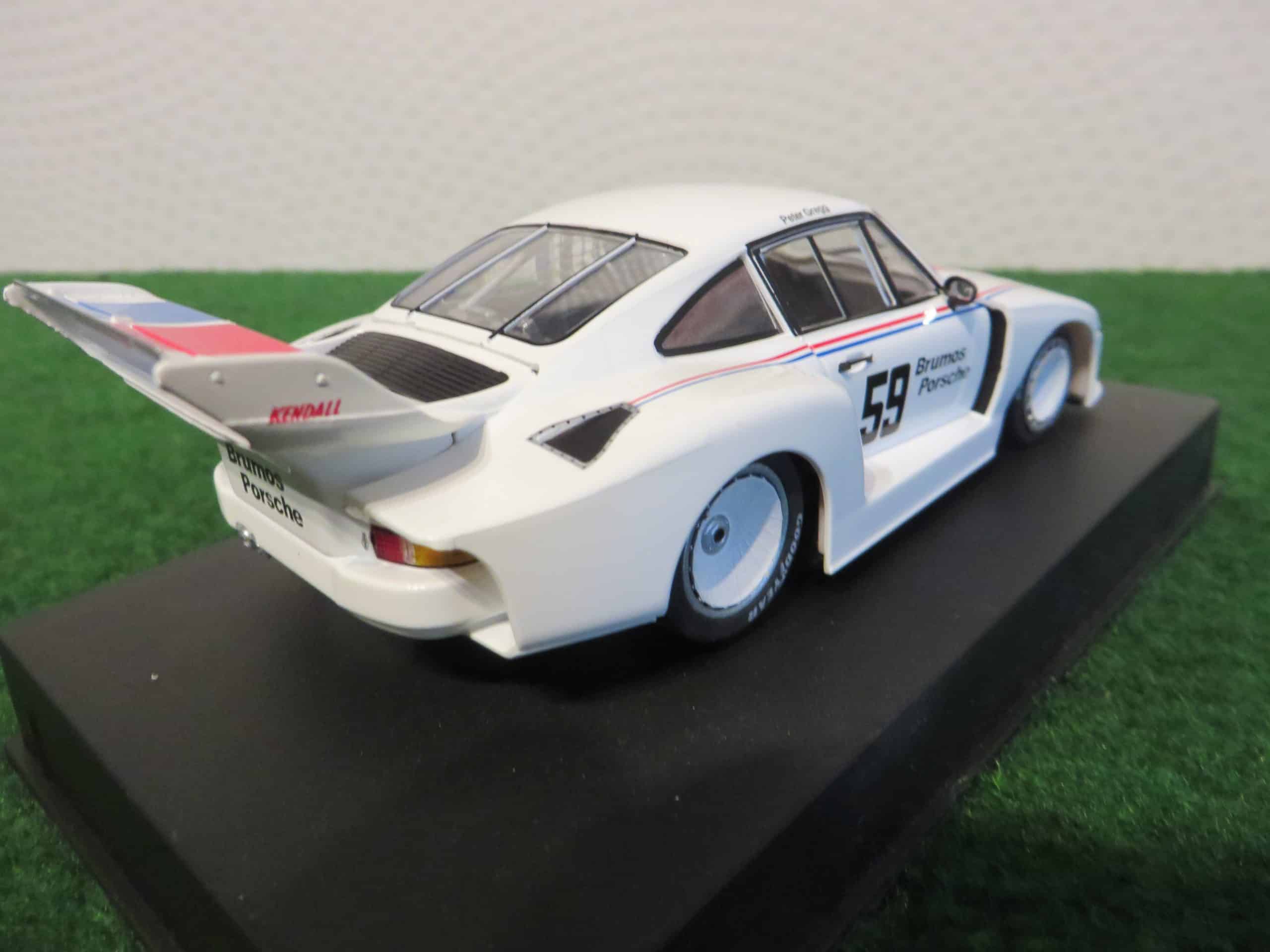 SIDEWAYS PORSCHE 935/77A | Slotcar Garage Belgium