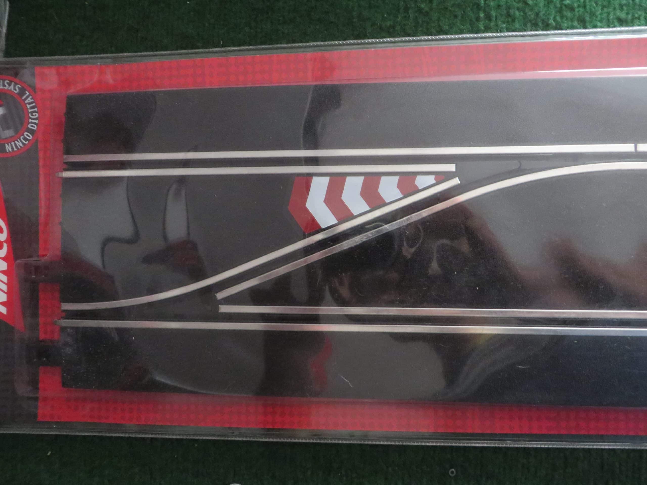 NINCO DIGITAL TRACK LANE CHANGER 2PCS | Slotcar Garage Belgium