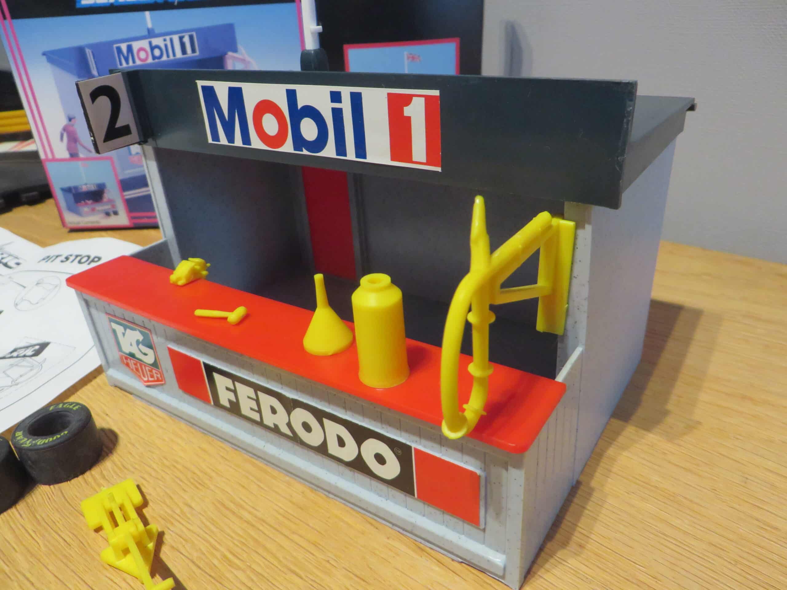 SCALEXTRIC PITSTOP BUILDING | Slotcar Garage Belgium
