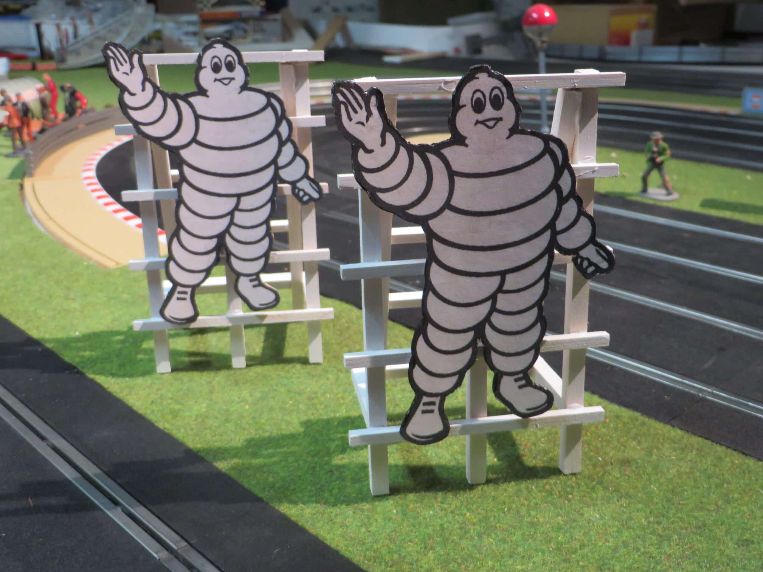 HANDBUILD RACETRACK BILLBOARD | Slotcar Garage Belgium